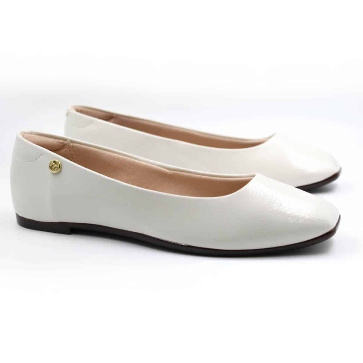 נעלי סירה לנשים/אלונה/שמנת/Fly Foot - mshoes.co.il נעלי פאולה